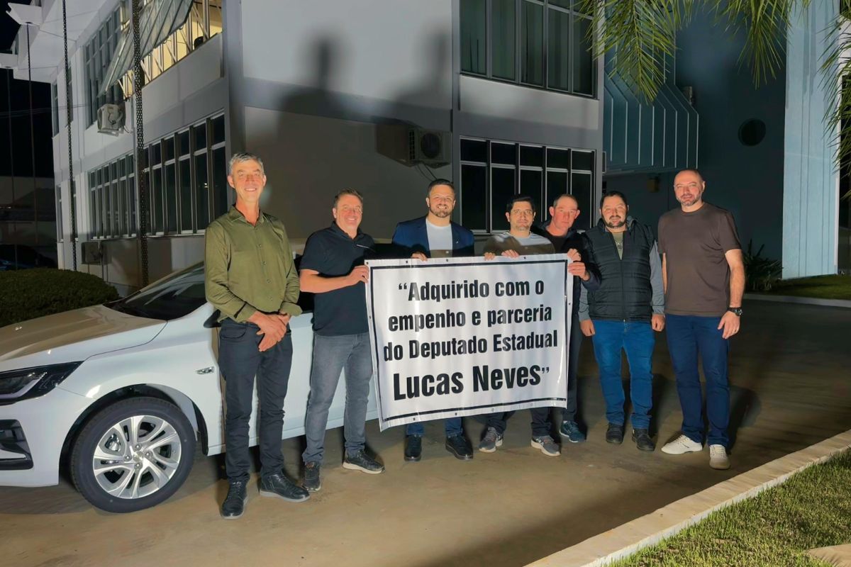 LUCAS NEVES ENTREGA NOVO VEÍCULO PARA SAÚDE EM ERVAL VELHO - Lucas Neves